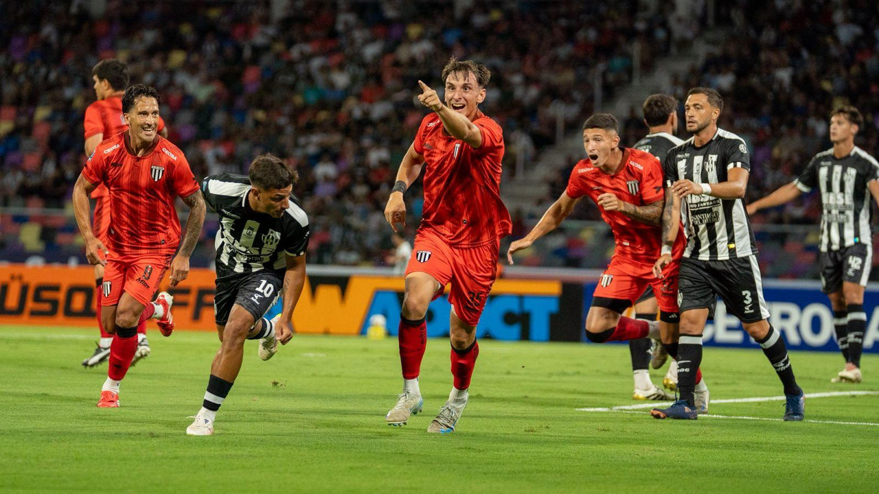 Gimnasia de Mendoza debutó con un triunfo histórico ante Central ...