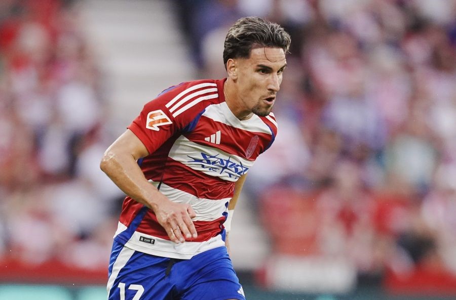 Theo Corbeanu plantea su salida del Granada CF - VAVEL España