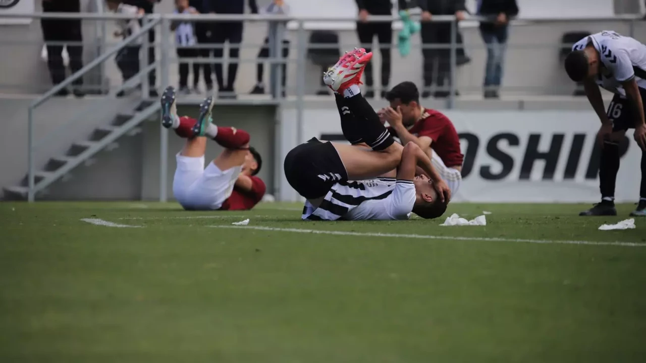 Descalabro final de La Unión que cede el ascenso al Torremolinos - VAVEL España