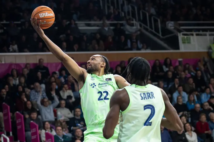 Parker desata la tormenta azulgrana en Andorra (91-113) - VAVEL España