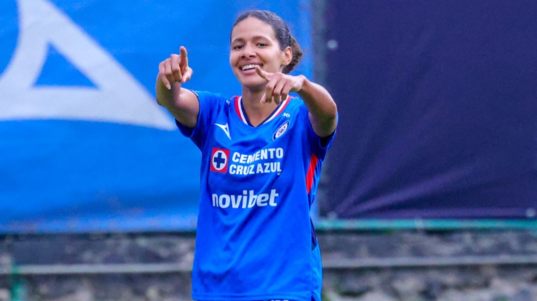 Aerial Chavarin: Goleadora y figura Celeste - VAVEL México