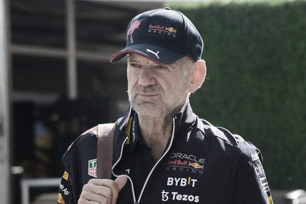 Aston Martin podría haber realizado una jugosa oferta a Adrian Newey ...