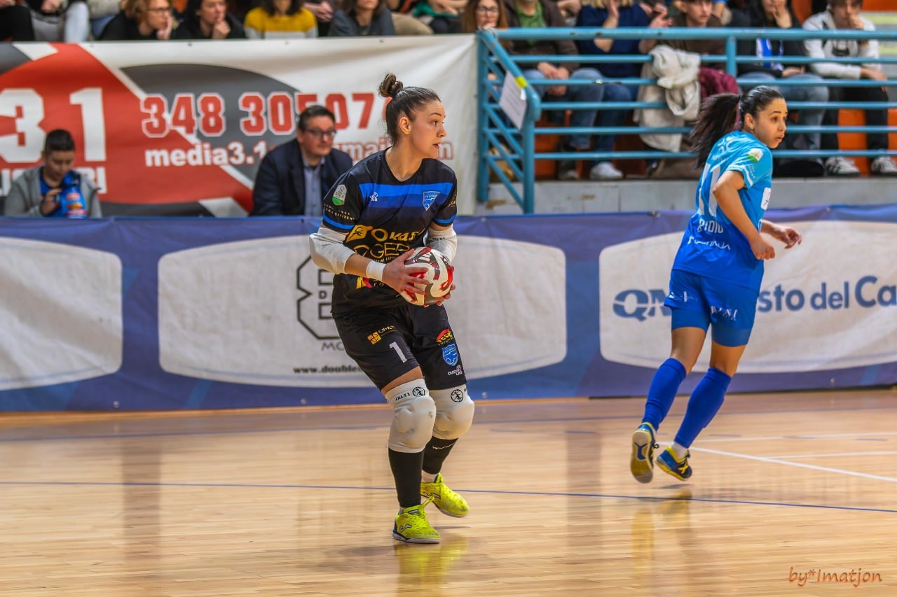 Playoffs na Itália: Ana Sestari busca primeiro título com o Falconara ...