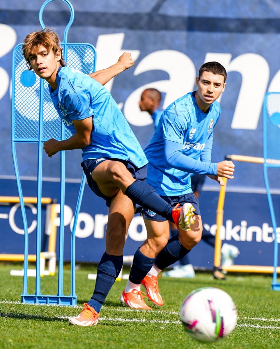 Goals and Highlights for Porto 4-0 Arouca in Liga Portugal | 09/29/2024 ...