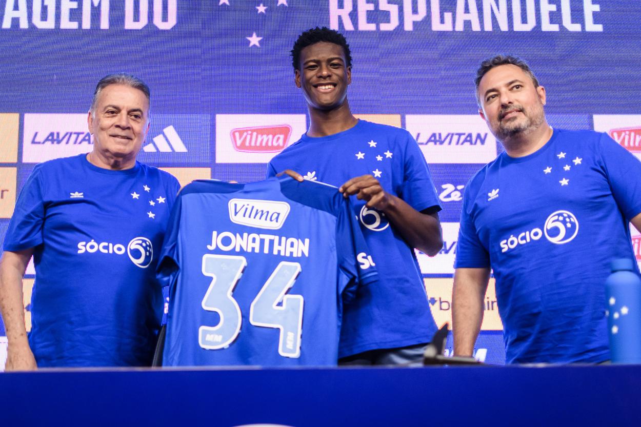 Com grandes contratações, o Cruzeiro chega perto de 180 milhões em ...