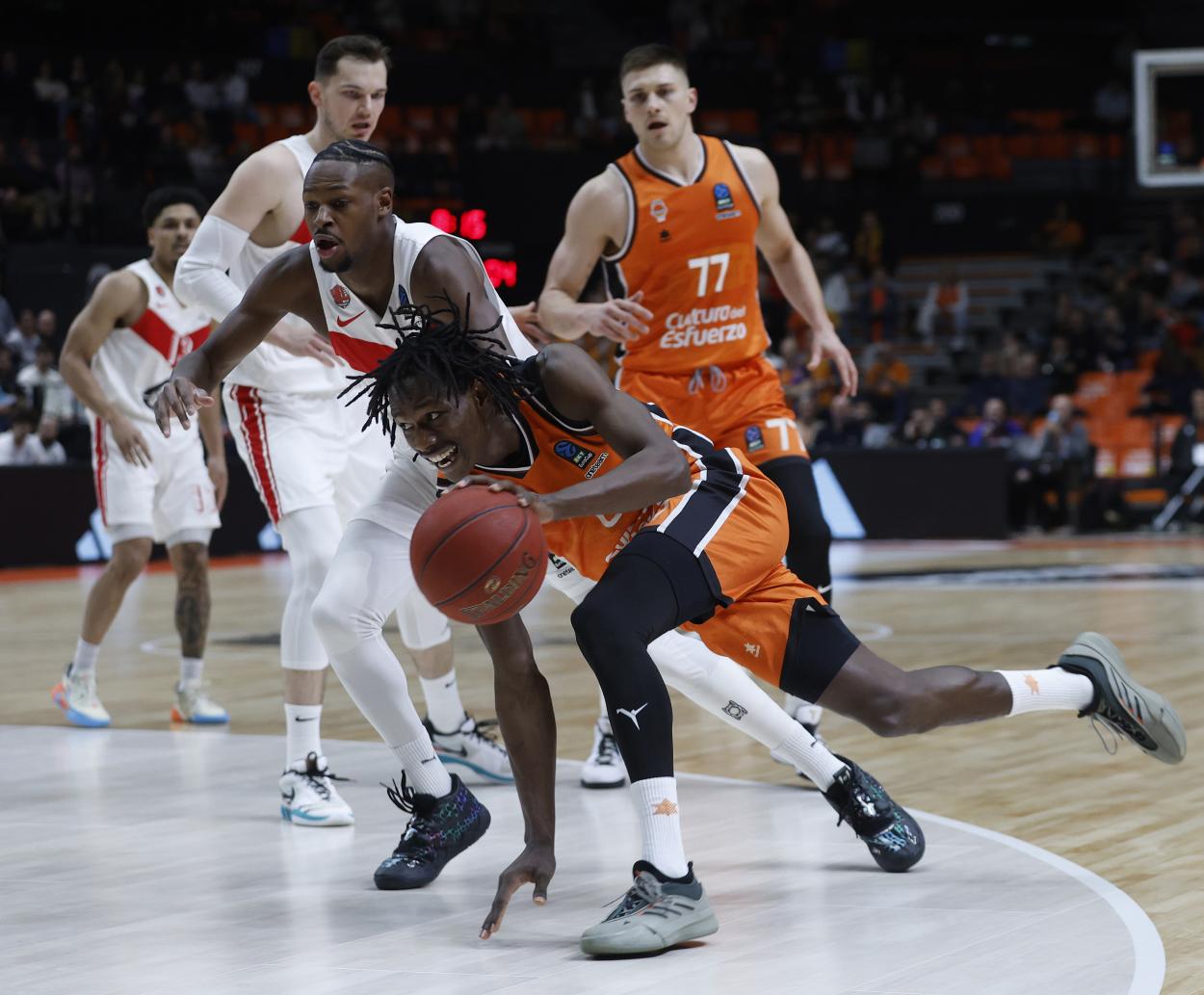 Valencia Basket 100-98 JL Bourg: Sufriendo también vale - VAVEL España