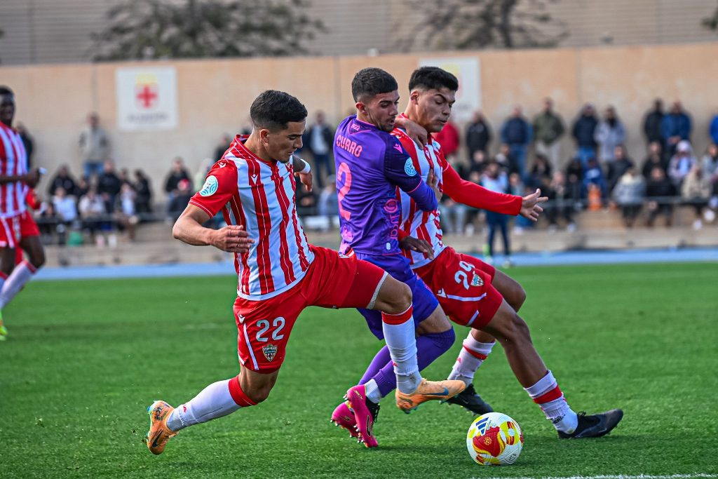 Agus Alonso rescata al Real Jaén en el último minuto - VAVEL España