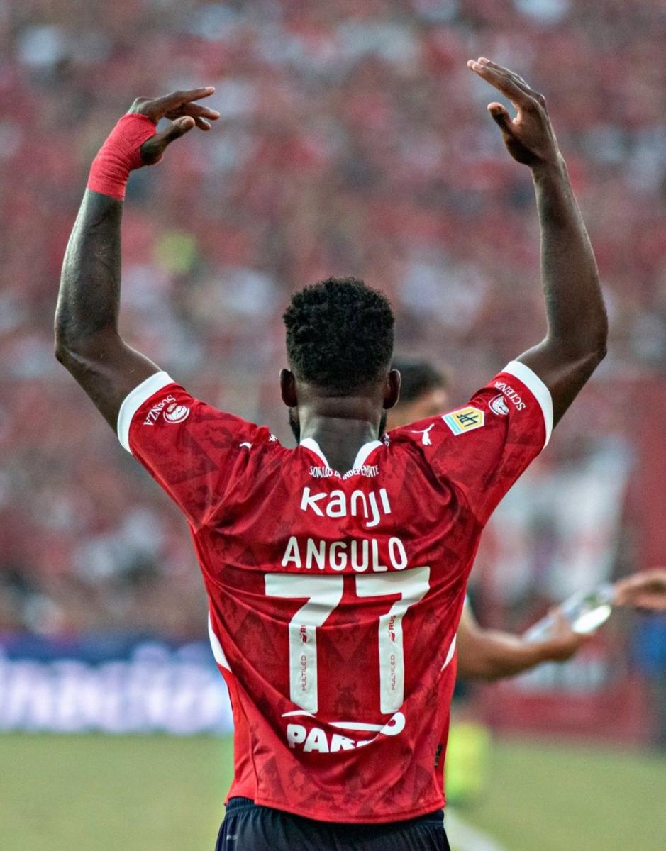 Álvaro Angulo deslumbra en Argentina y conquista a la hinchada de ...