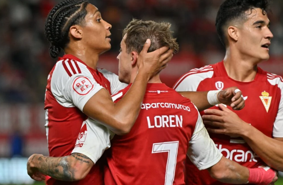 El Real Murcia vuelve a ganar en casa - VAVEL España