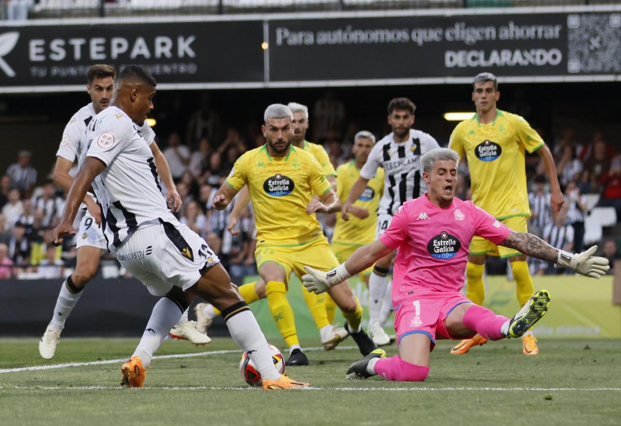 Lucas Pérez lleva al Deportivo a tocar el cielo de Castàlia - VAVEL España