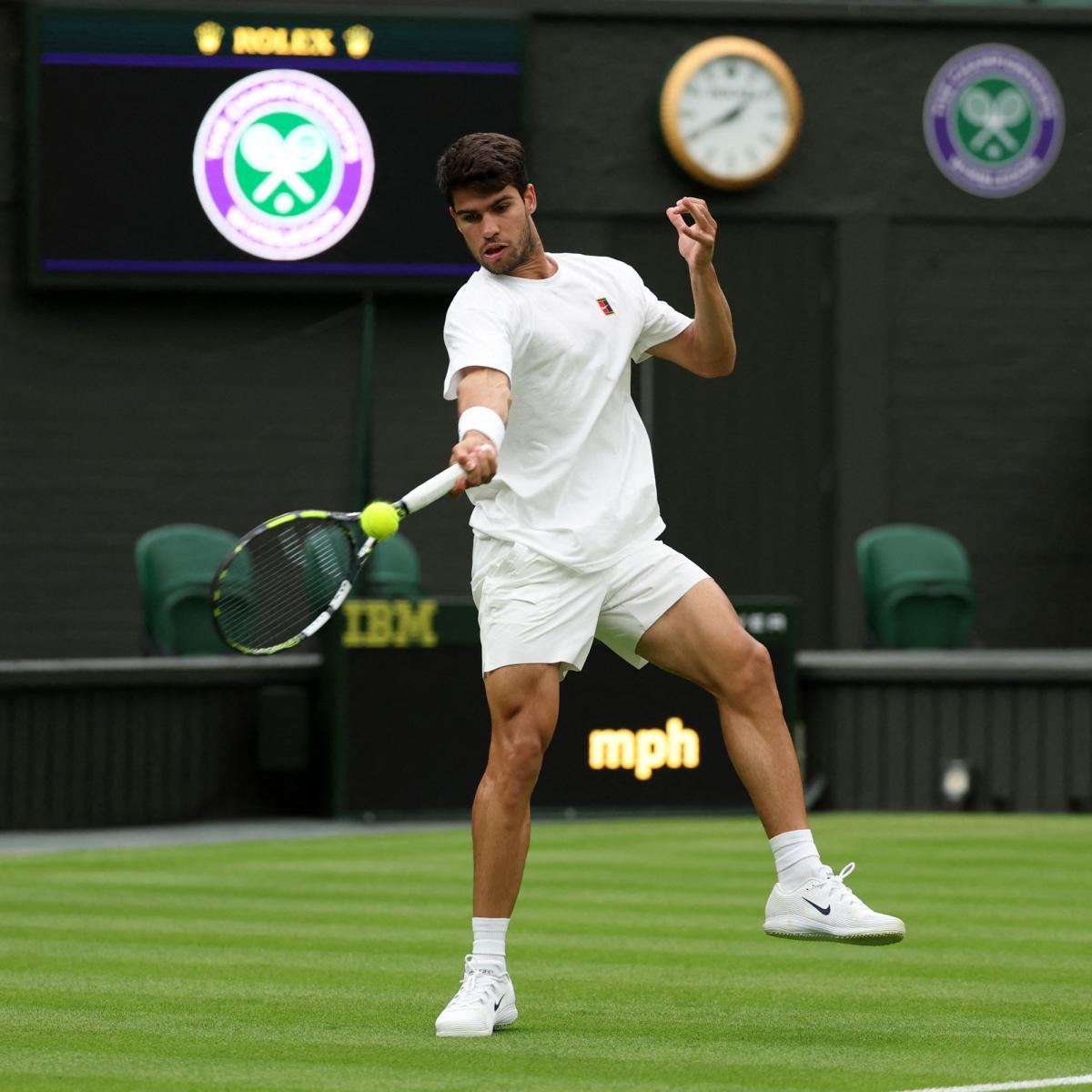 Resumen y sets del Alcaraz 3-0 Tarvet en Wimbledon 2025 | 02/07/2025 - VAVEL España