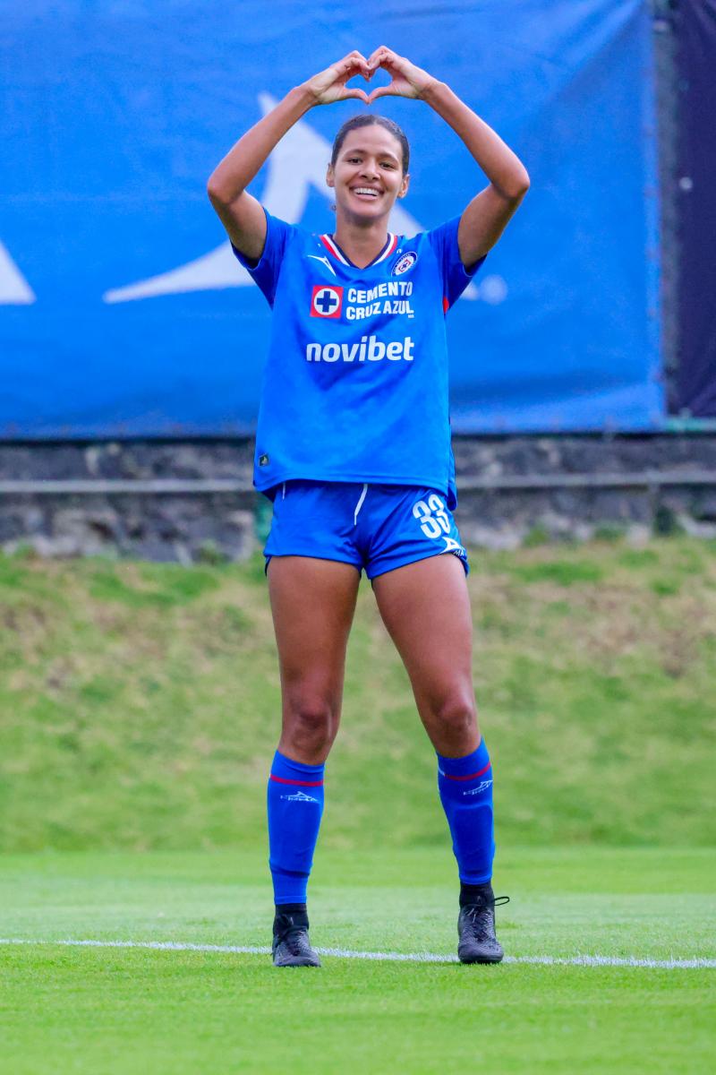 Aerial Chavarin: Goleadora y figura Celeste - VAVEL México