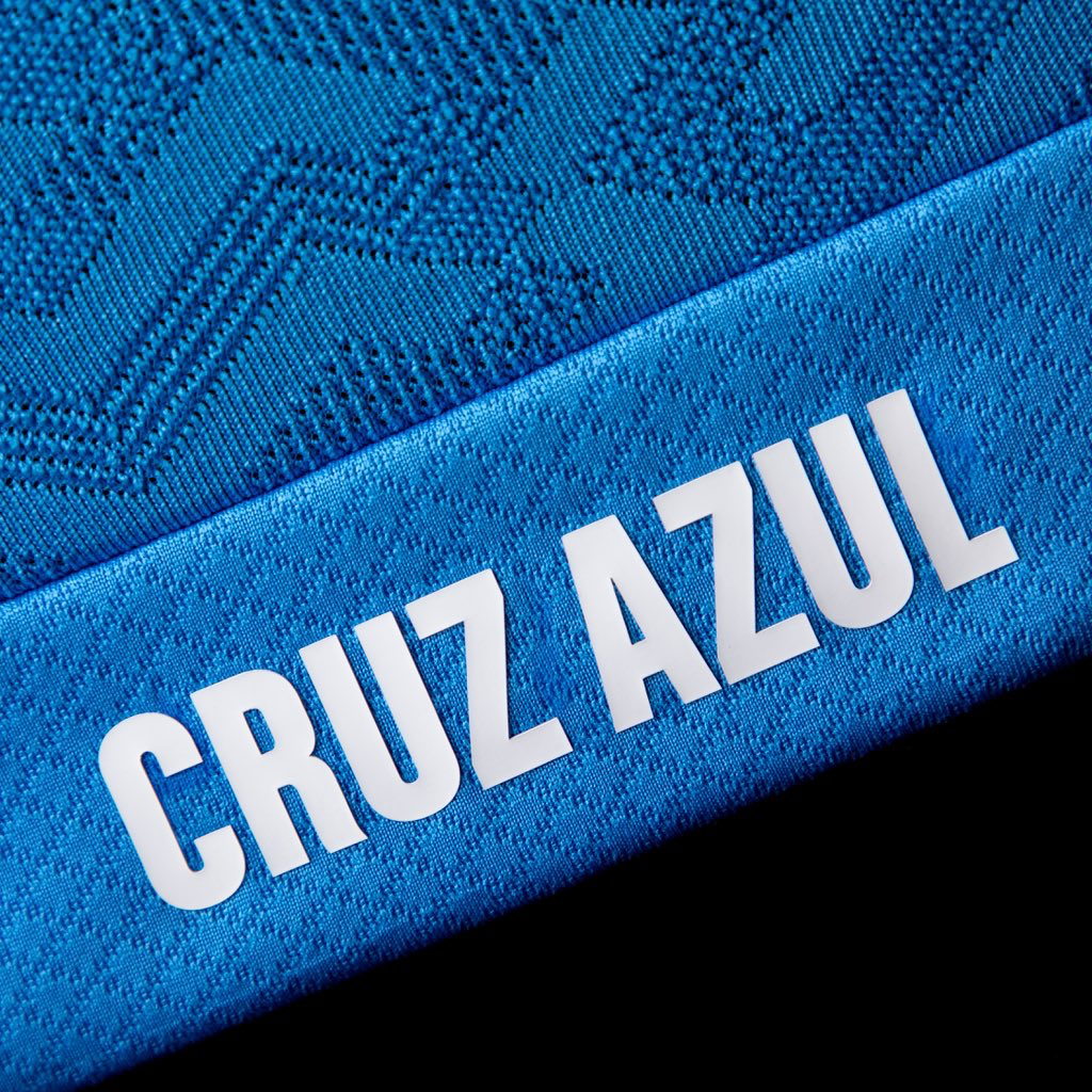 Cruz Azul presenta los uniformes con los que buscará la décima - VAVEL ...