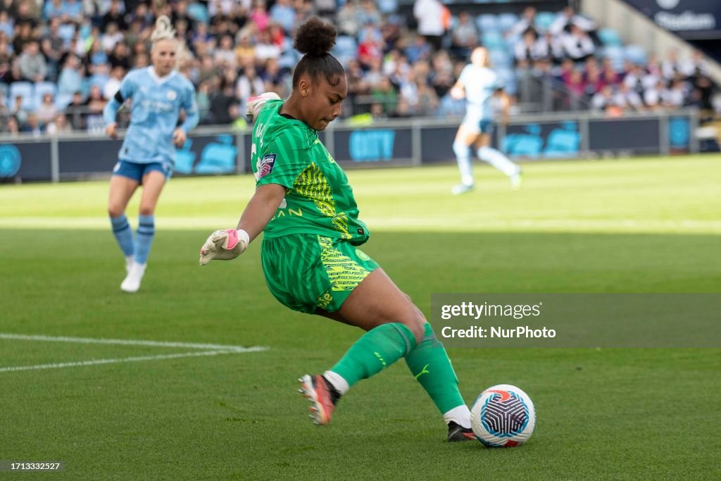 Khiara Keating and Grace Clinton - The two newest Lionesses : October ...