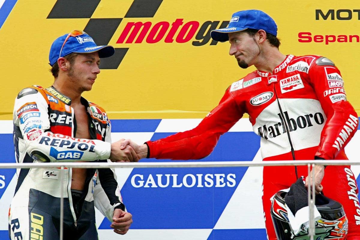Rossi vs Biaggi: la rivalidad que marcó el motociclismo - VAVEL España