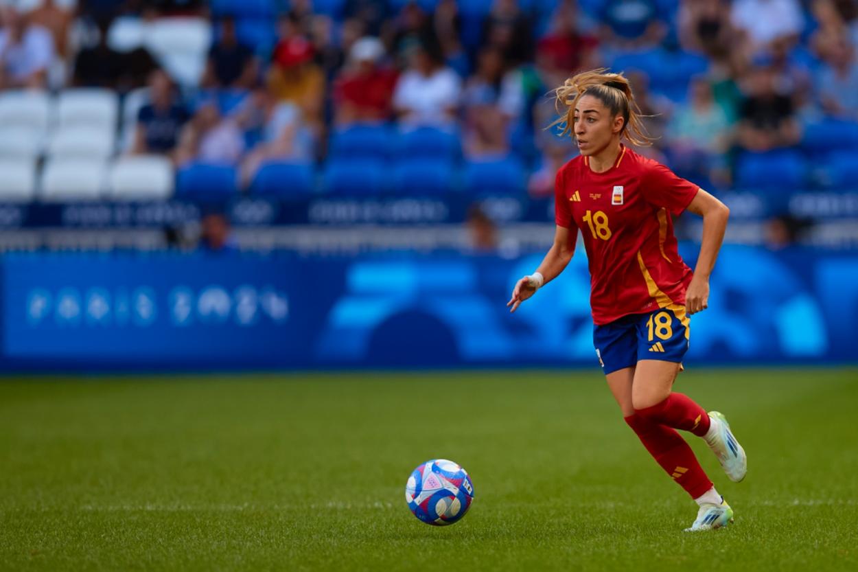Olga Carmona: de un barrio de Sevilla al gol que trajo la estrella a ...