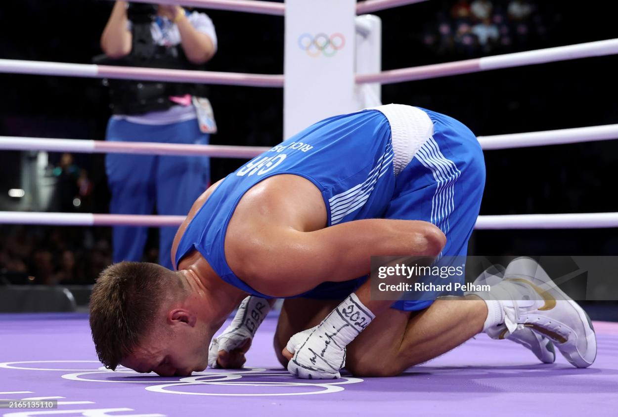 Team USA and Team GB in semi-final boxing action as Omari Jones and ...