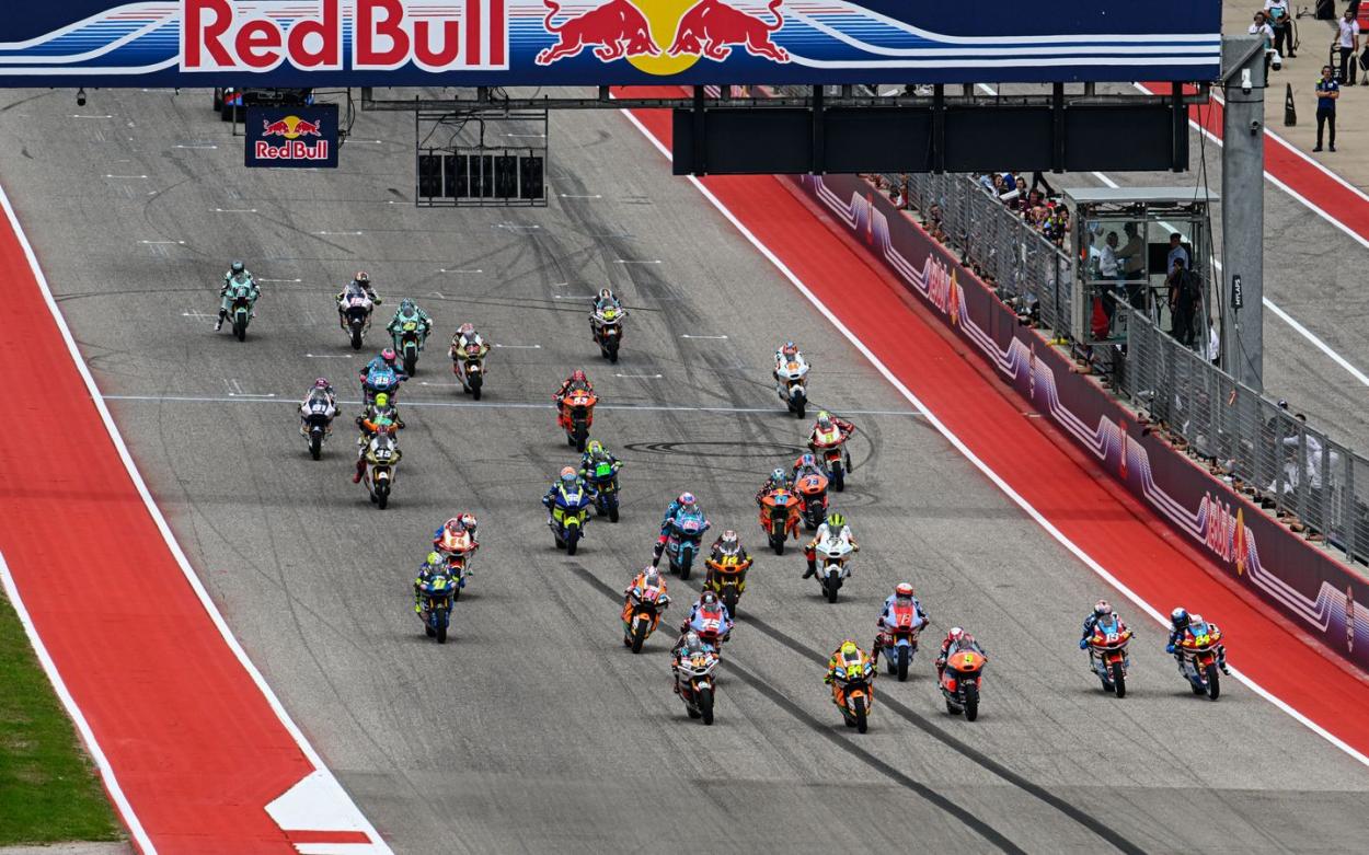 Sergio García Dols le arrebata a Canet el liderato de Moto2 - VAVEL España