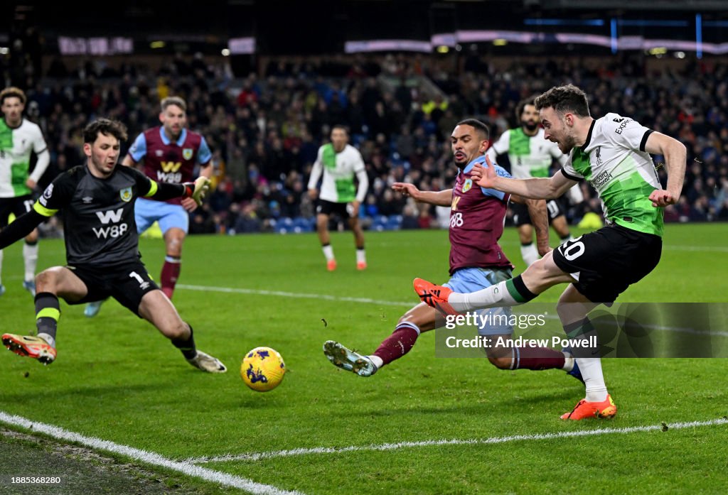 Burnley 0-2 Liverpool: Nunez and Jota send Liverpool top in Boxing Day ...