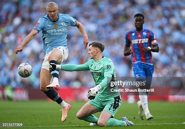 Crystal Palace land their first major trophy after a 1-0 victory over ...