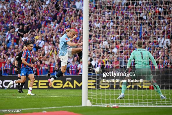 Crystal Palace land their first major trophy after a 1-0 victory over ...