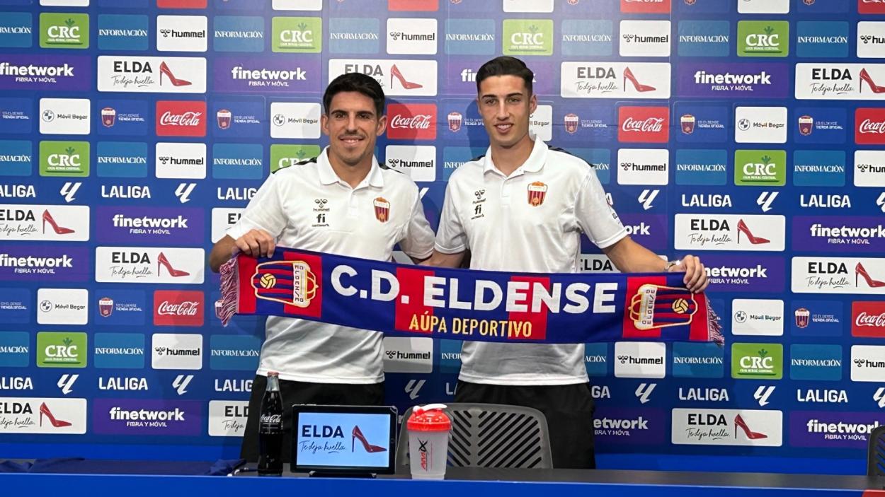 El Eldense presenta a Unai Ropero y a Víctor García como nuevos ...
