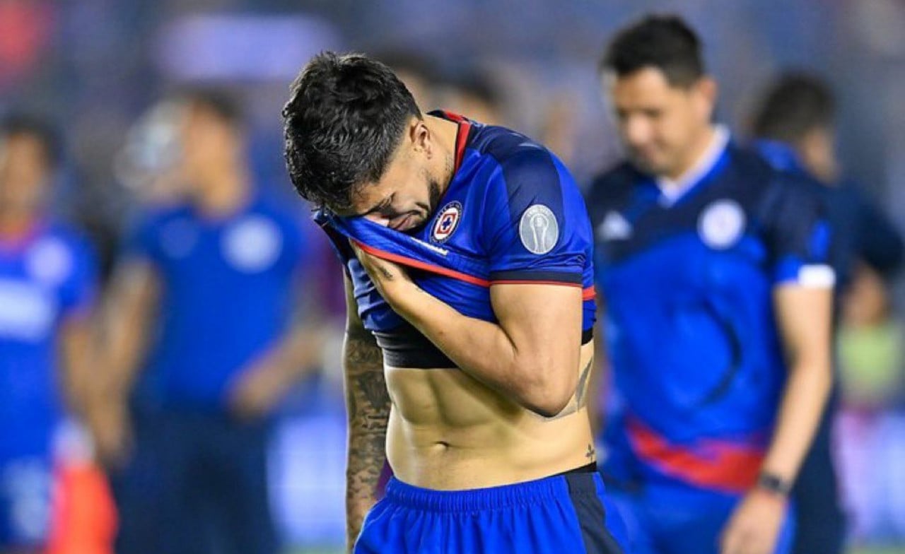 La salida del "Titán" de Cruz Azul - VAVEL México