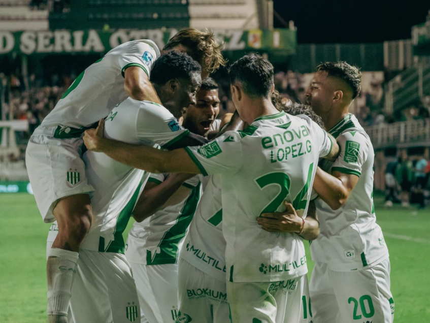 Noche perfecta: Banfield brilló y goleó - VAVEL Argentina