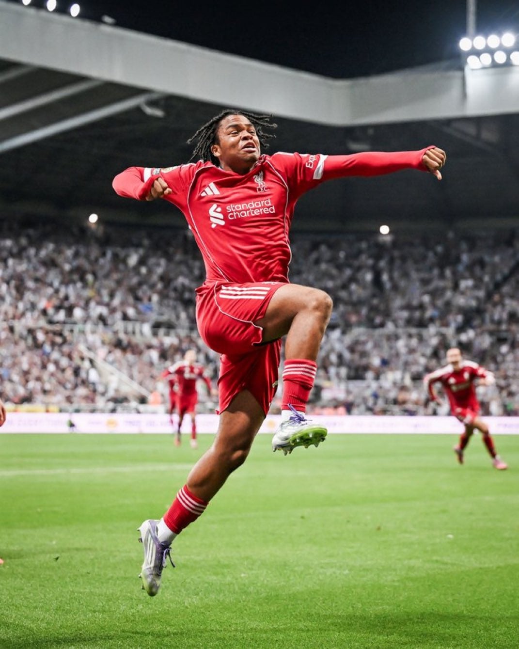 Rio Ngumoha, el goleador más joven de la historia del Liverpool - VAVEL ...