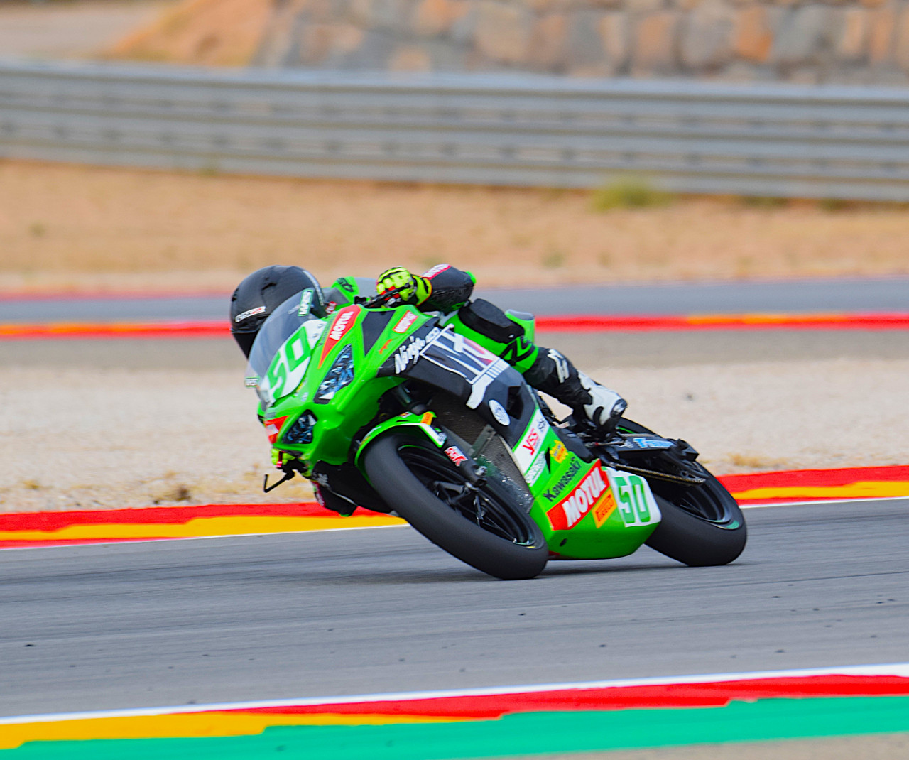 Carter Thompson gana una carrera 1 loca en Supersport 300 en Aragón ...
