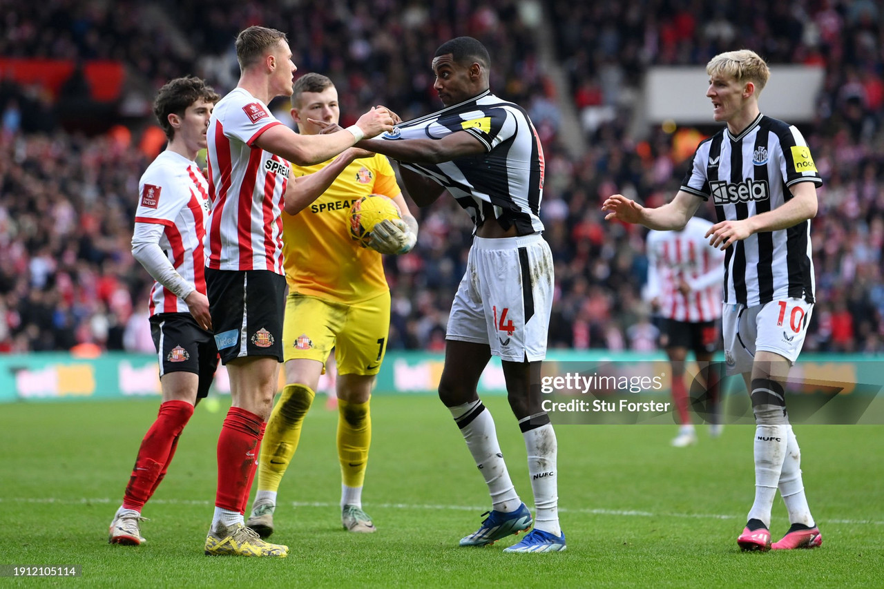 Sunderland 0-3 Newcastle: Magpie magic sinks Sunderland in Wear-Tyne ...