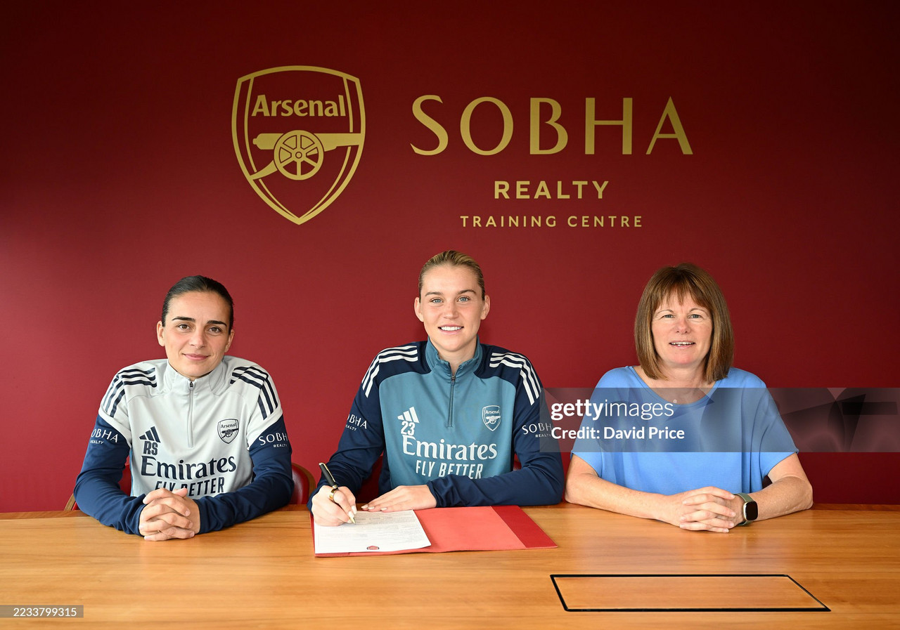Alessia Russo signs new contract with the Gunners - VAVEL International