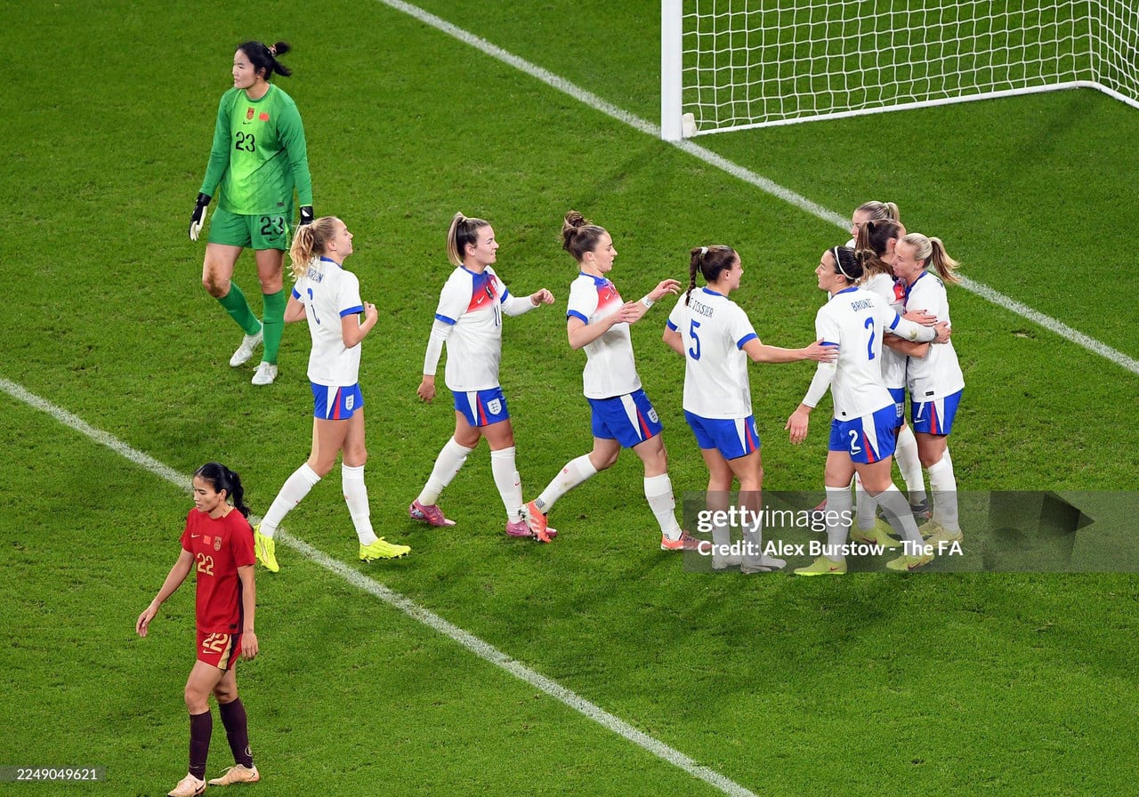 England 8-0 China PR: Lionesses saunter to victory - VAVEL International