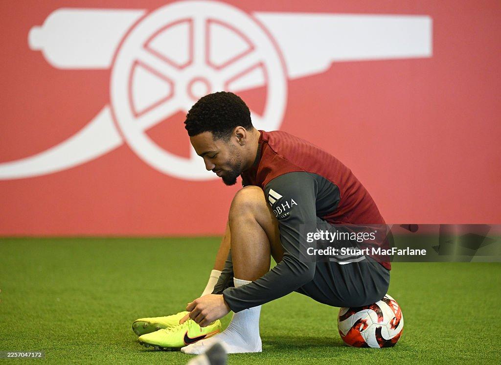 Ethan Nwaneri signs for Marseille on loan until the end of the season ...