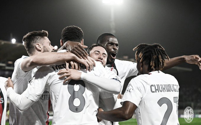 Milan vence Fiorentina e se isola ainda mais no segundo lugar do ... Milan vence Fiorentina e se isola ainda mais no segundo lugar do ...