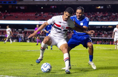 Com dois gols de Luciano, São Paulo vence Corinthians e respira mais ...