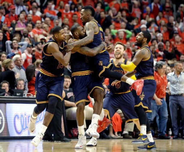 LeBron James' Buzzer Beater Lifts Cleveland Cavaliers Over Chicago ...