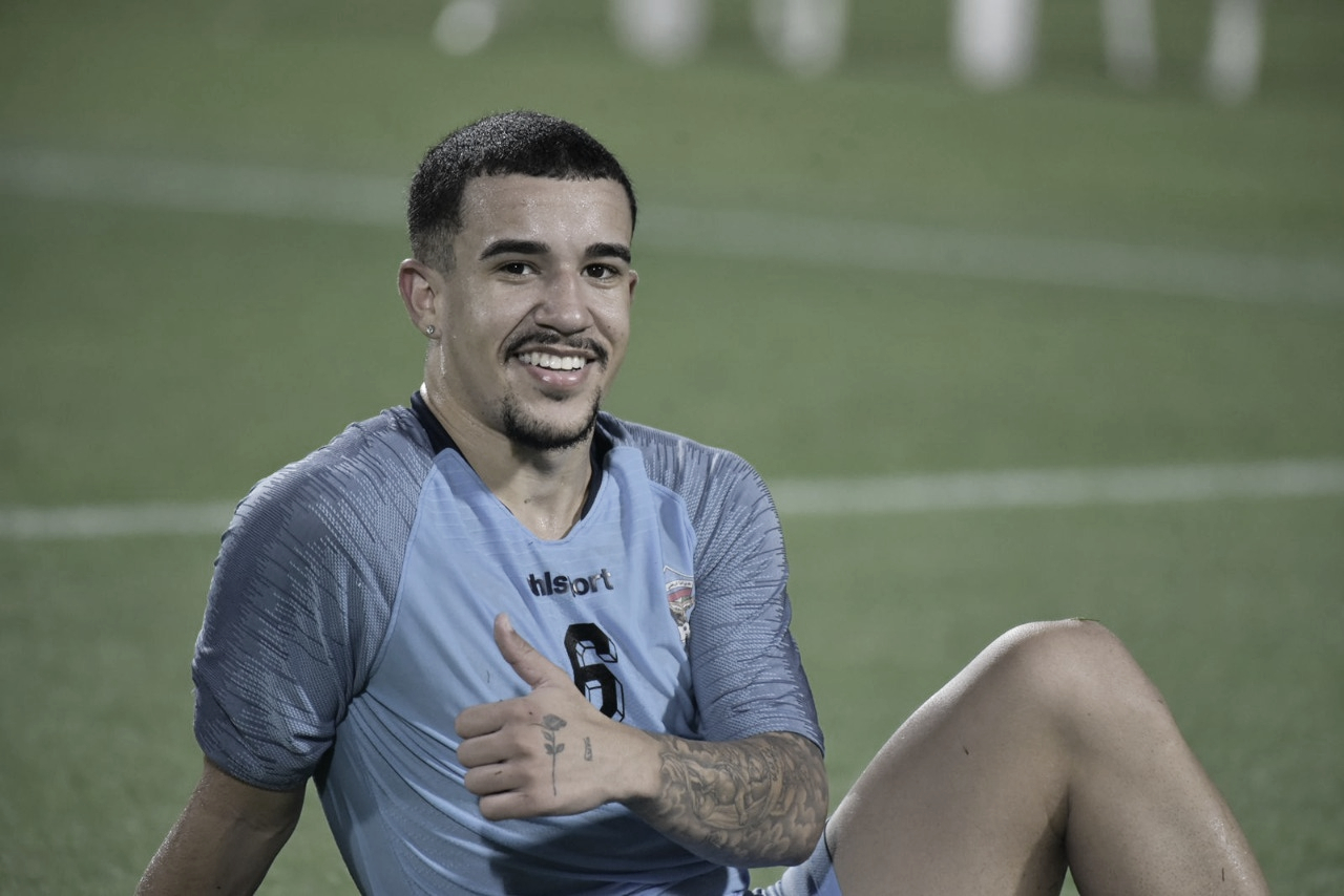 Roger Mendonça celebra extensão de contrato com Dibba Al Fujairah ...