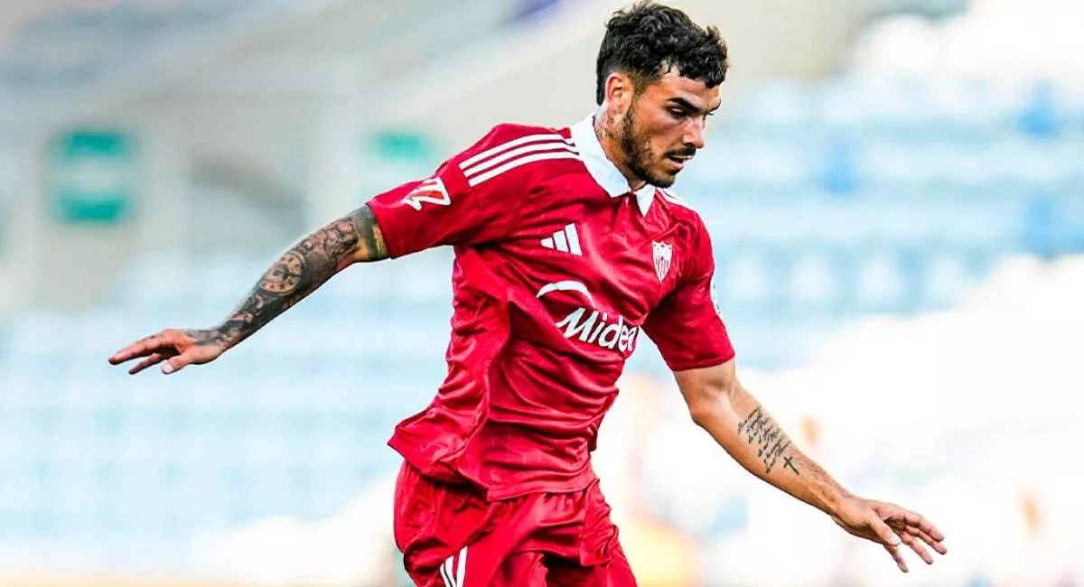 Isaac Romero permanecerá en Sevilla pese al interés de Inglaterra ...