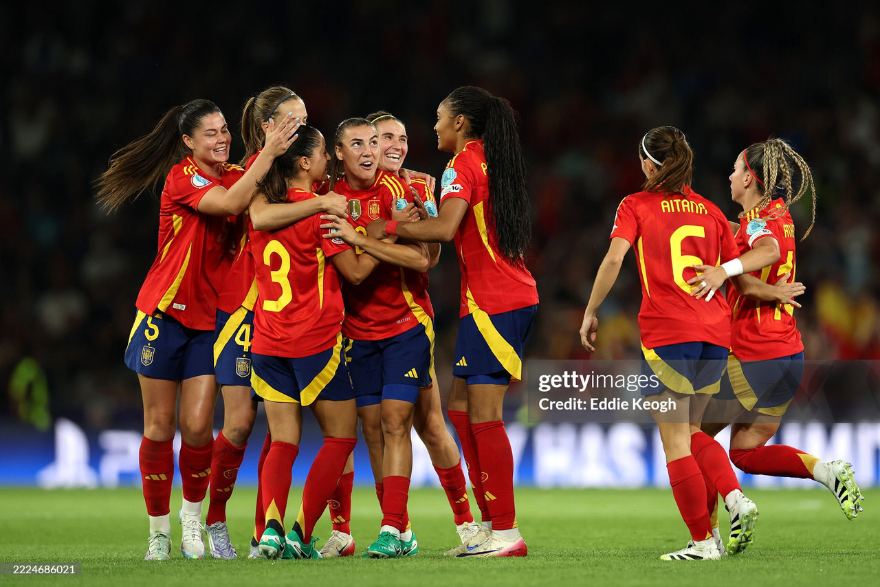 Italy 1-3 Spain: La Roja confirm top spot despite spirited Italy ...
