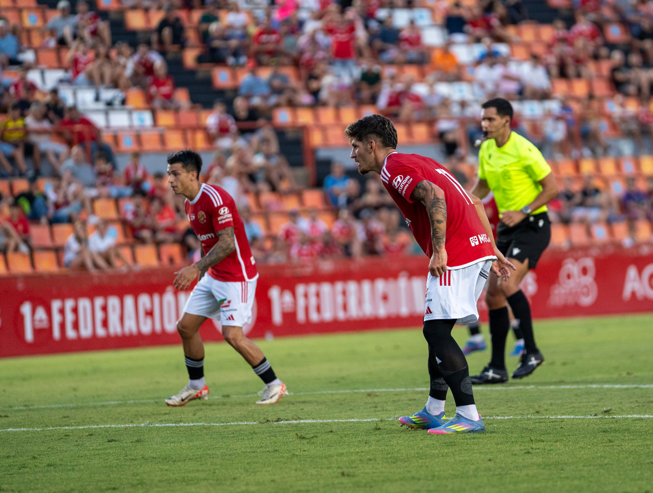 Los errores individuales condenan al Nàstic en casa - VAVEL España
