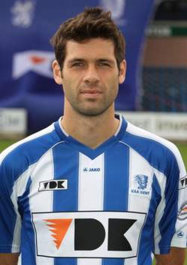 César Arzo, nuevo jugador del Real Zaragoza - VAVEL España