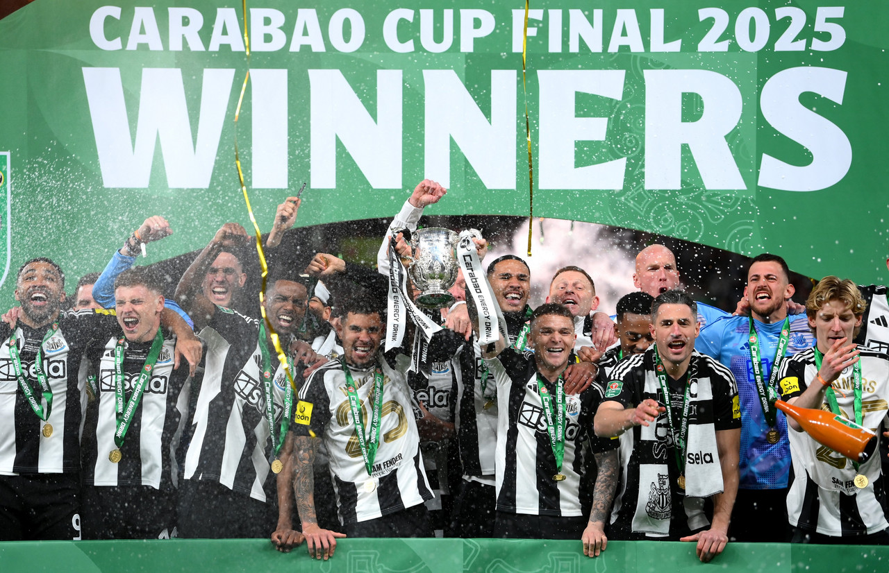 56 años después la espera terminó: Newcastle campeón de la EFL CUP ...