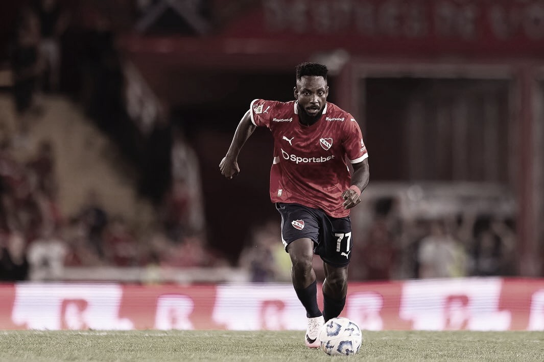 Álvaro Angulo deslumbra en Argentina y conquista a la hinchada de ...