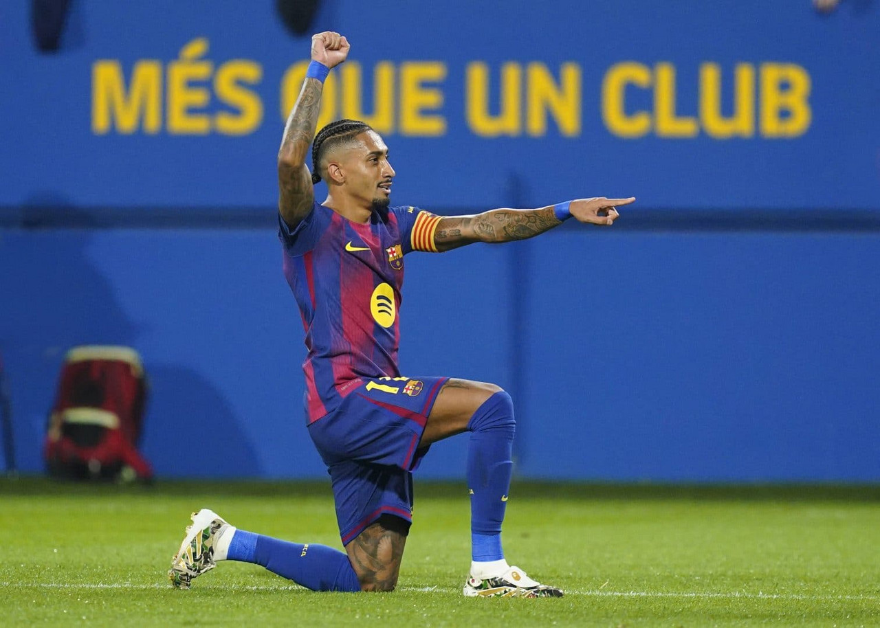 Raphinha marca dois vindo do banco e Barcelona atropela Valencia em ...