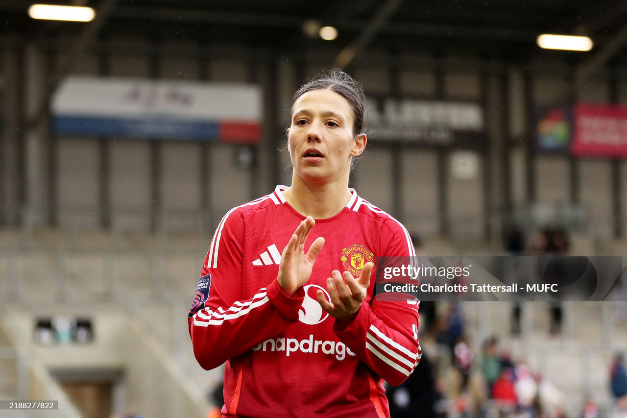 Rachel Williams signs one year contract extension with Man United ...