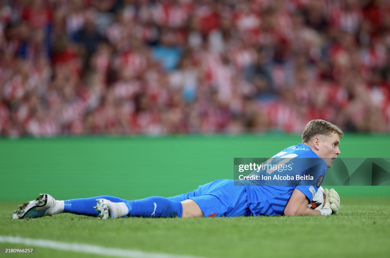 Tottenham complete signing of Antonín Kinsky - VAVEL International