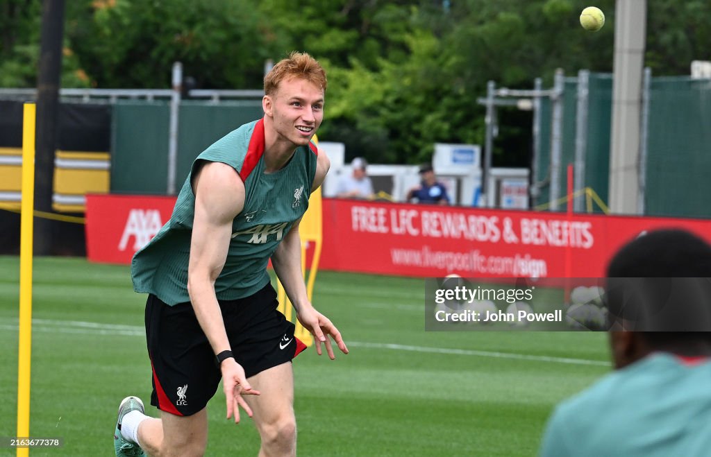 Sepp van den Berg's Liverpool dilemma - VAVEL International