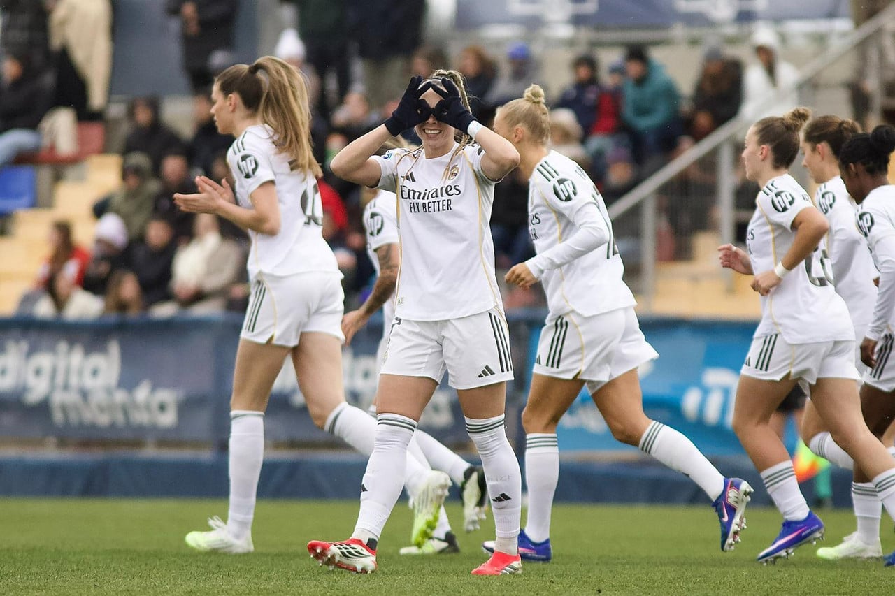 Dos goles de Athenea del Castillo le aseguran la victoria al Real ...